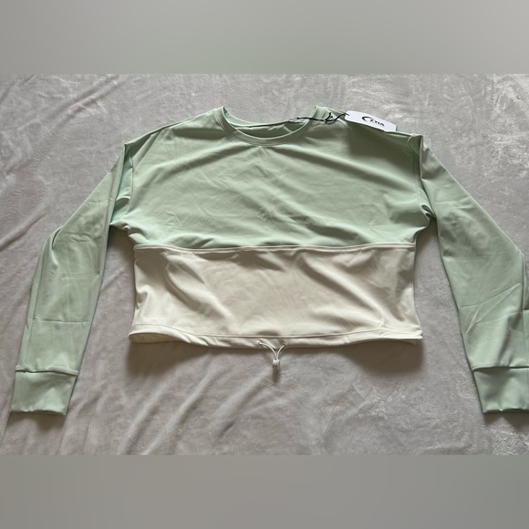 ZYIA | Tops | Zyia Cropped Work Out Too | Poshmark